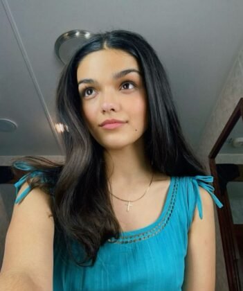 Rachel Zegler - Bio: Age, Height, Net Worth, Family, Life Story